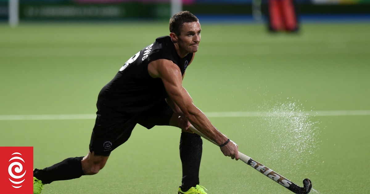 Phil Burrows hangs up his stick after 343 tests | RNZ News