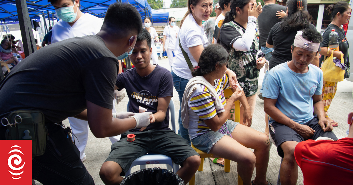 Philippines quake kills dozens as injured overwhelm hospitals | RNZ News