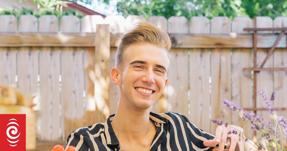 B Dylan Hollis: the TikToker who loves vintage baking | RNZ