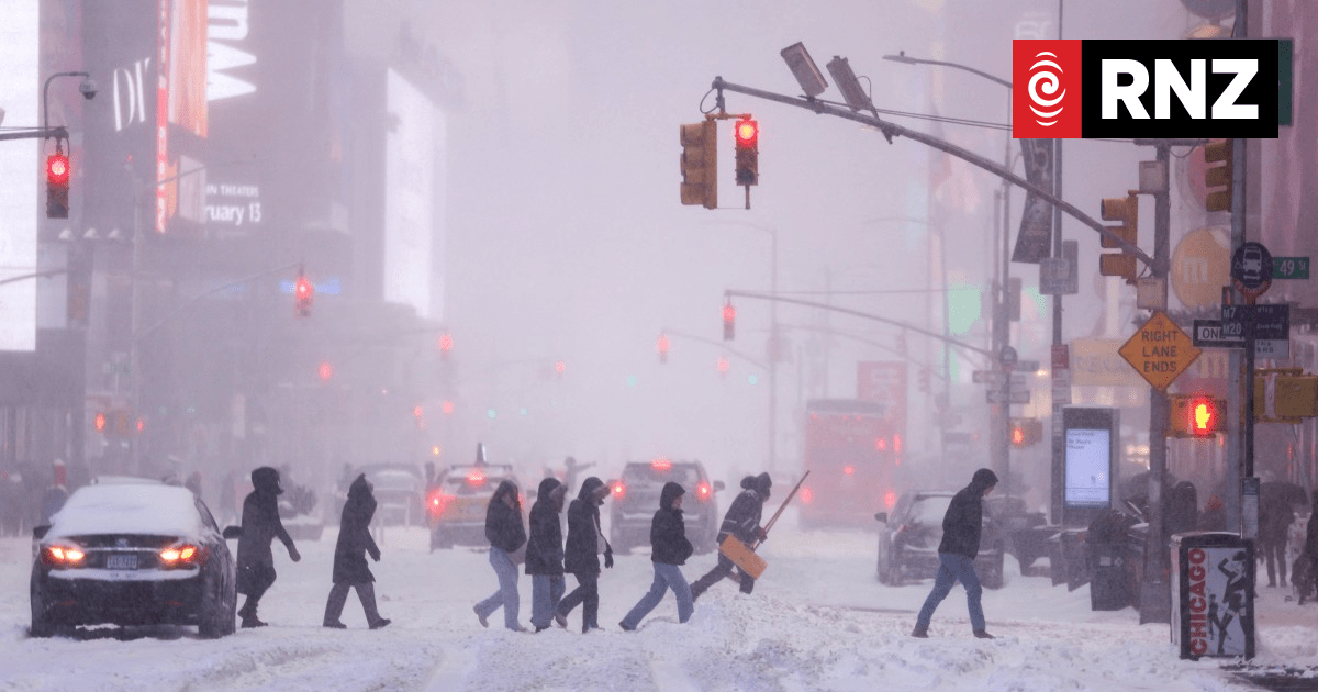 Millions of Americans, digging out after deadly snowstorm, face days of ...