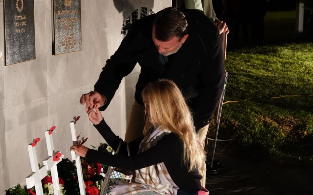 In pictures: Anzac Day marked at dawn services across NZ | RNZ News