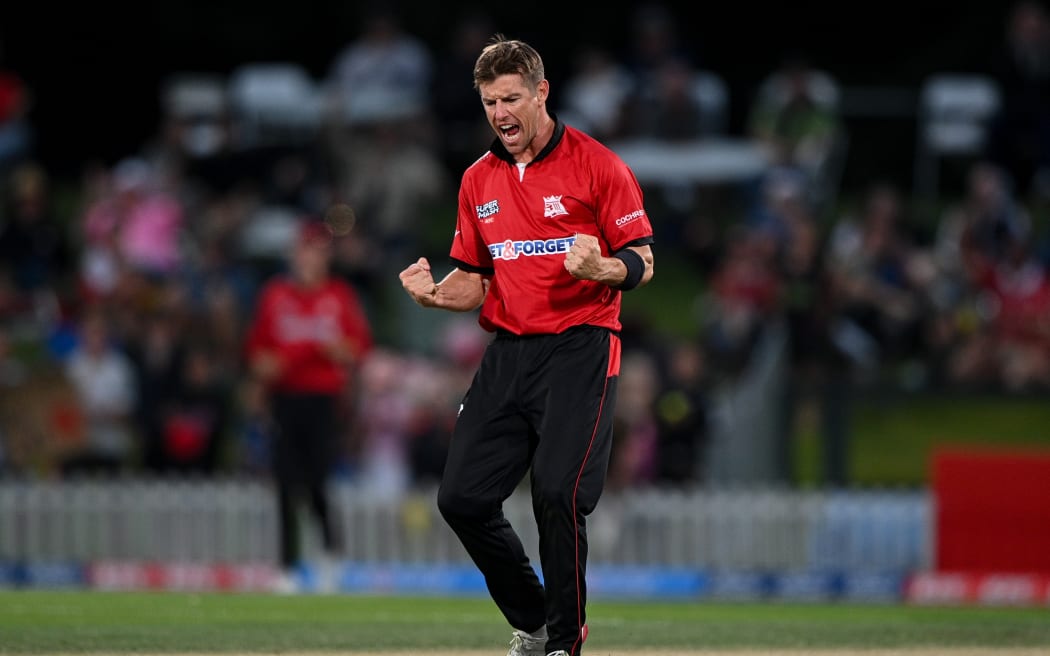 Black Caps spinner Michael Bracewell ruled out of World Cup | RNZ News