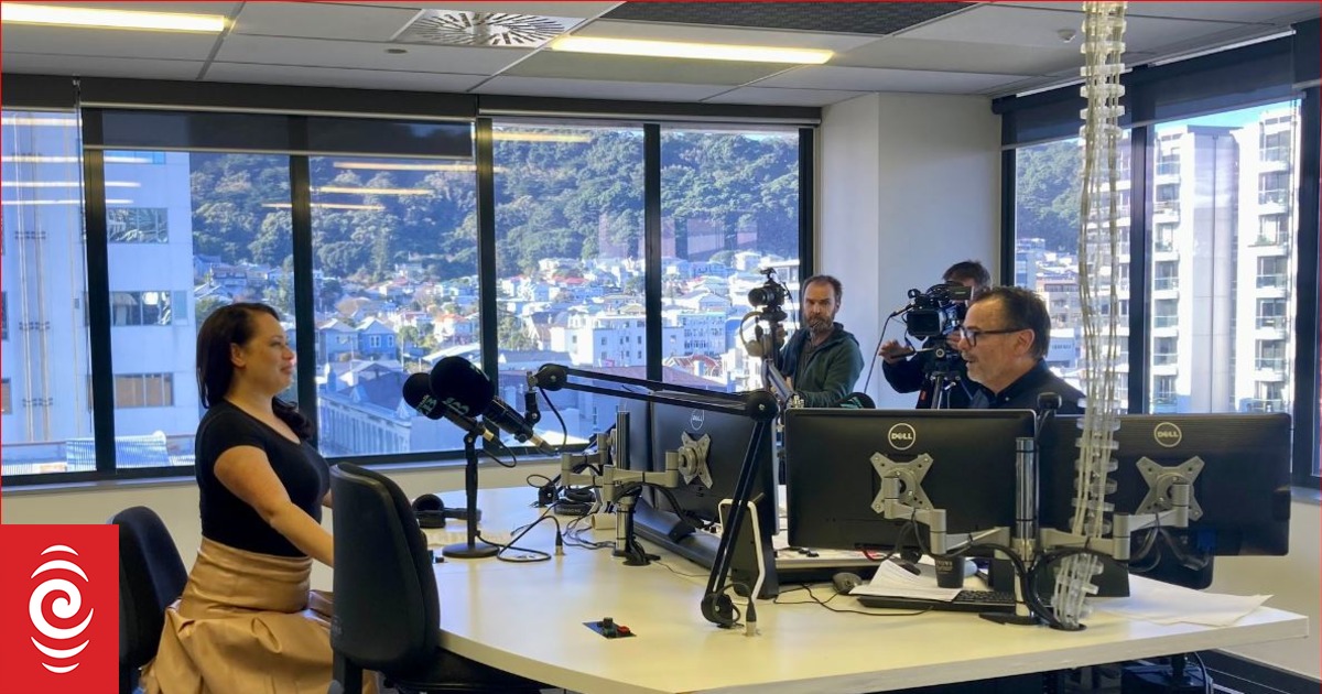 Midweek Mediawatch - tipsy Tory & allegedly angry Allan | RNZ