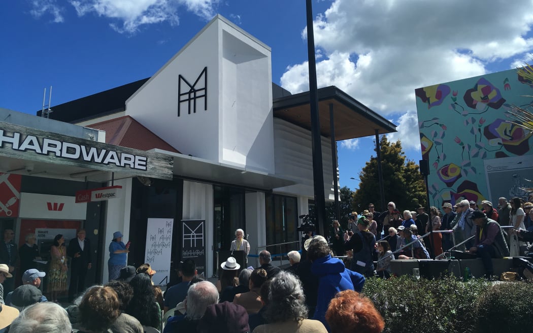 Small, precious and shiny new: Kāpiti Coast regional gallery opens | RNZ