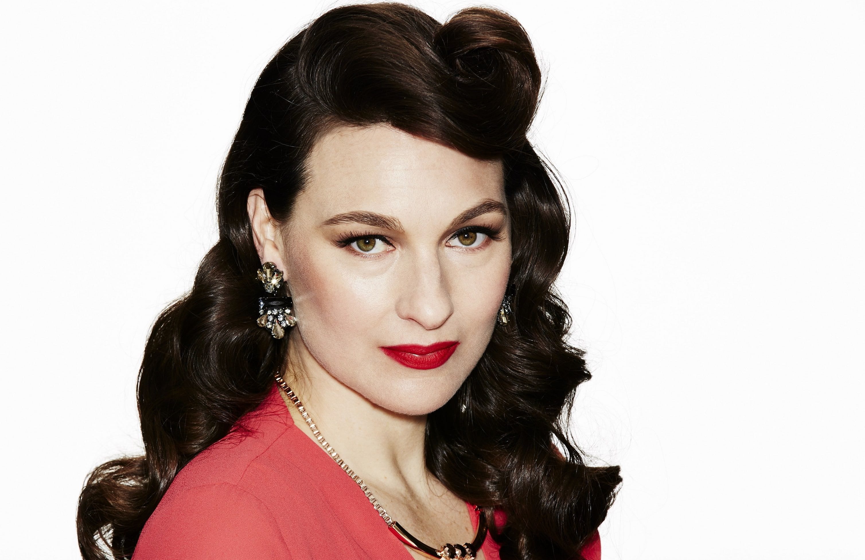 Actor Sophia Hawthorne dies suddenly | RNZ News