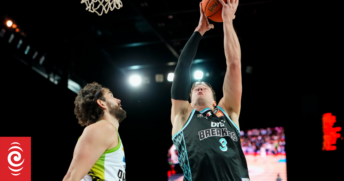 NZ Breakers fade late in ANBL loss to South East Melbourne Phoenix | RNZ News