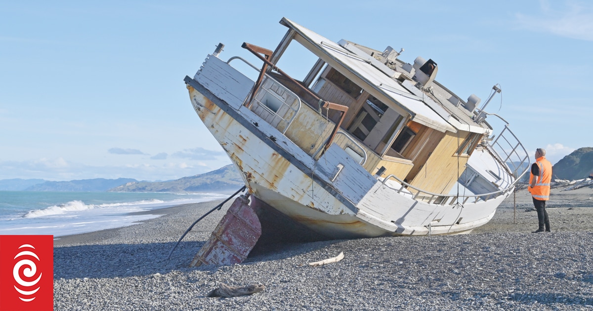 No sign of abandoned boat owner one year after vessel washed up | RNZ News