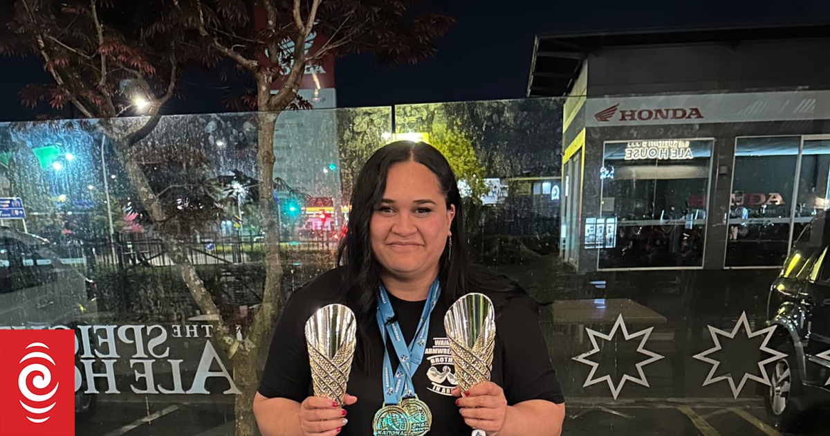 Kiwi sets bench press World Record | RNZ