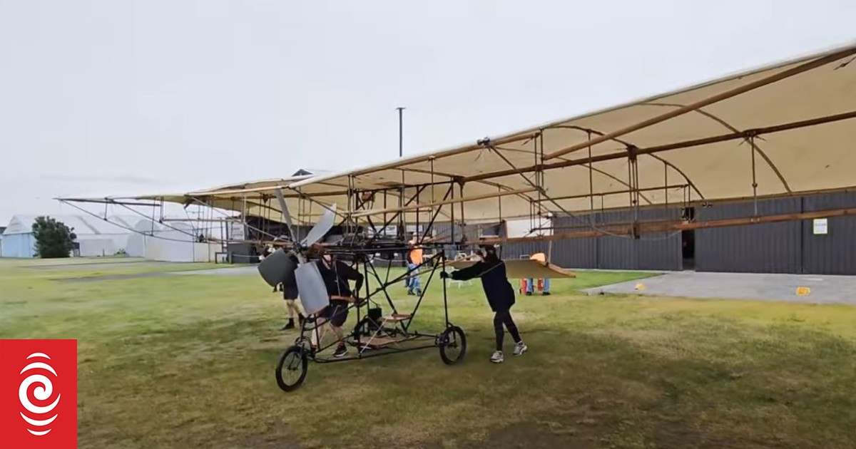 Richard Pearce flies again | RNZ