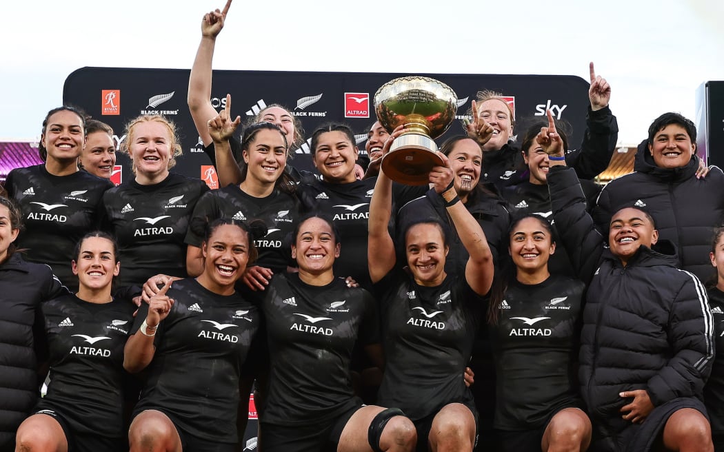 All Blacks and Black Ferns: What we learned from their triumphs | RNZ News