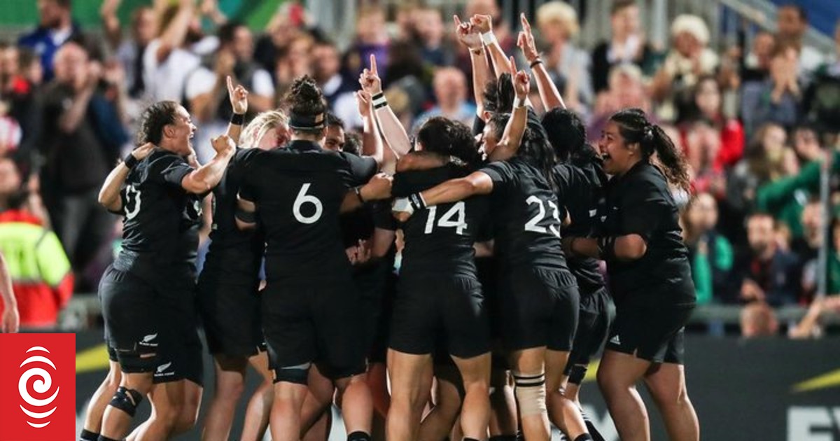 Black Ferns win Team of the Year at Rugby Awards | RNZ