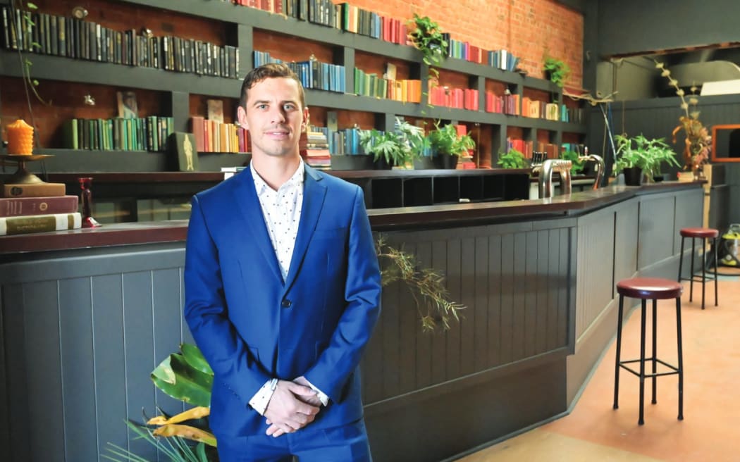 Gisborne bar granted permission to open near kura | RNZ News