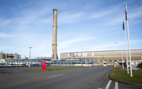 Contact signs deal to get Line 4 potline at Tiwai Point aluminium ...