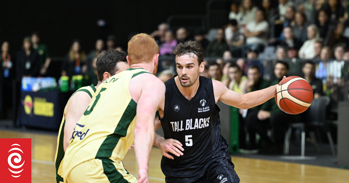 Tall Blacks score rare home win over Australian Boomers | RNZ News