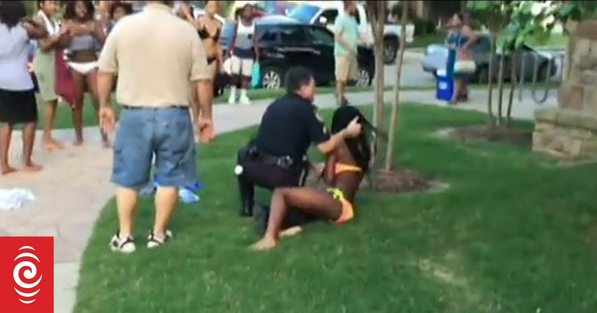 Texas officer Eric Casebolt quits after video | RNZ News