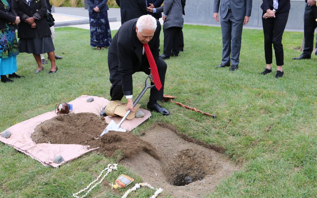 Giant conch shell unveiled as NZ's memorial to Pacific soldiers | RNZ News