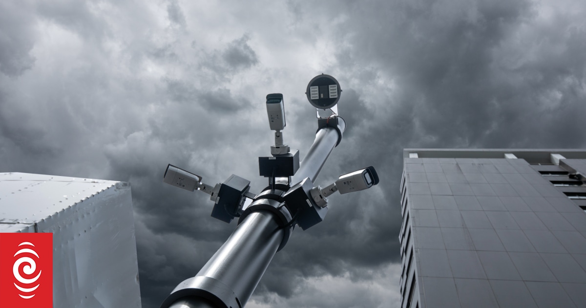 Police retain information on number plate snaps | RNZ News