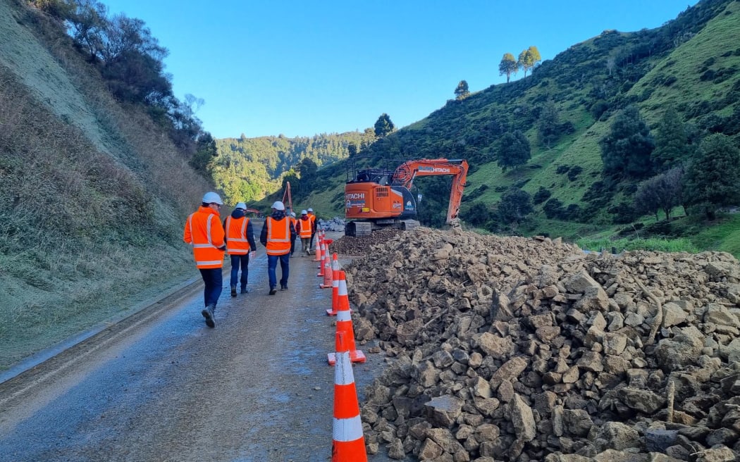 Awakino Gorge reopening but limitations remain for businesses | RNZ News