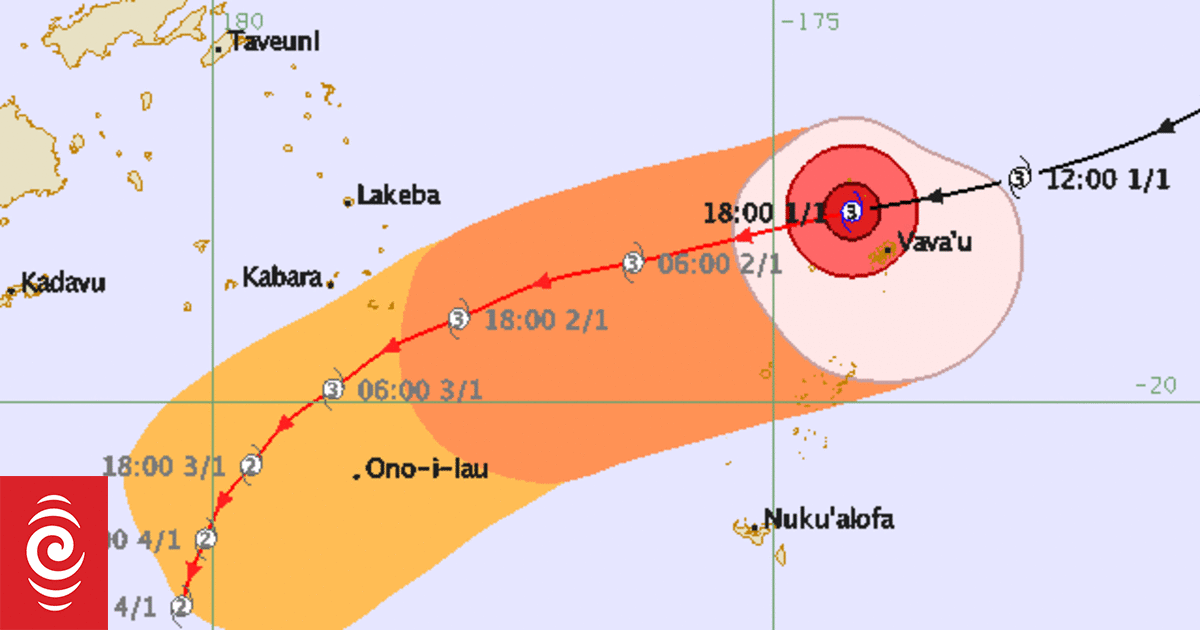 Cyclone Ula pounding northern Tonga | RNZ News