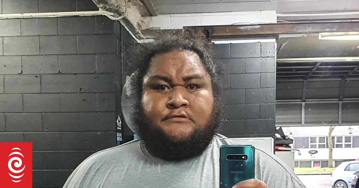 Obesity debate: Tongan NZ artist's comments go viral | RNZ