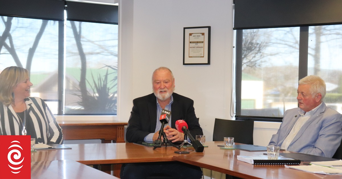 Hawke's Bay council chair Rex Graham resigns due to cancer | RNZ News