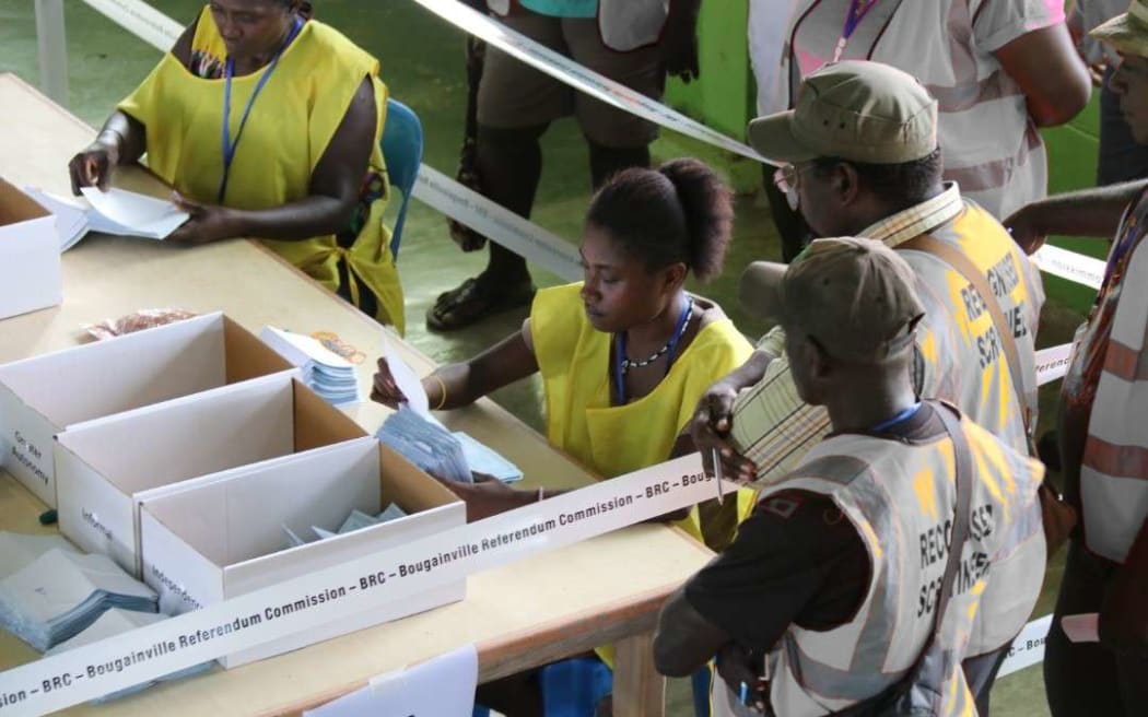 Bougainville negotiator dismisses 'non-binding referendum' line | RNZ News
