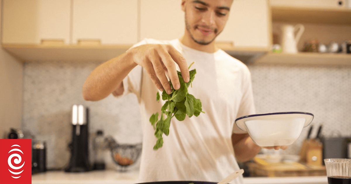 Shower Thoughts: Why do we cook food? | RNZ