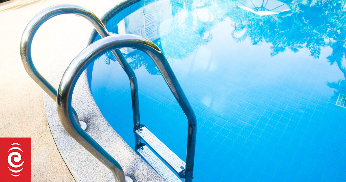 Minister 'trying to have it both ways' in ordering police to take swim ...