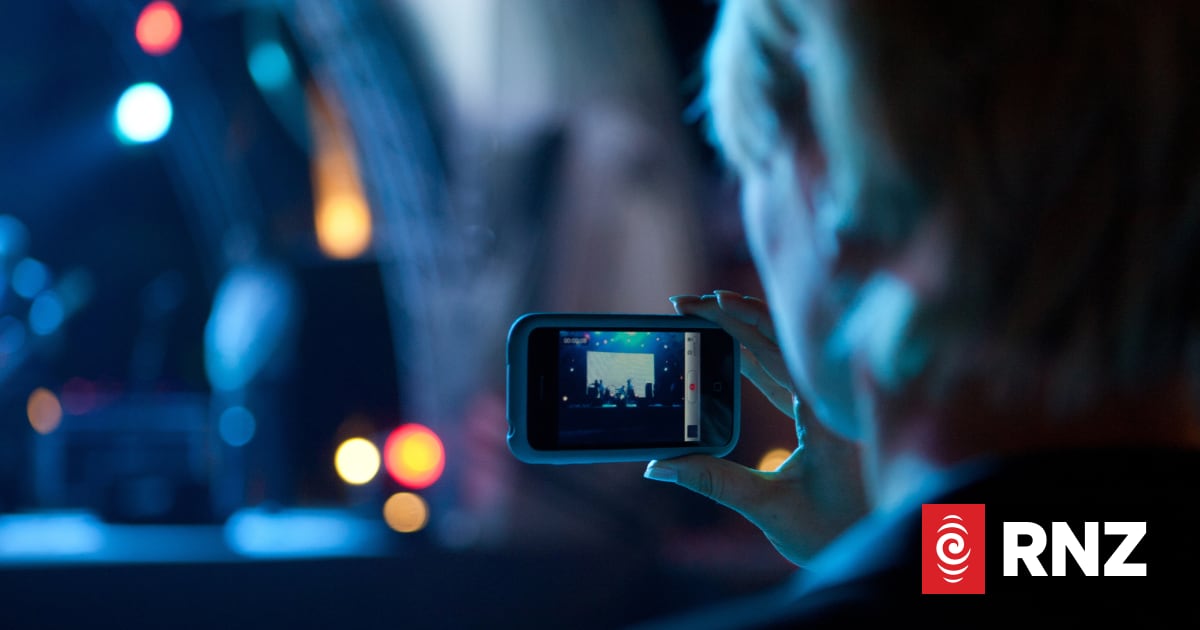 Facebook to ban some users from its livestreaming service | RNZ