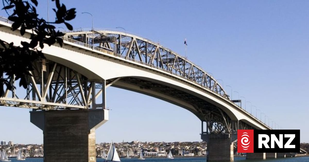 Second Auckland harbour crossing step closer | RNZ