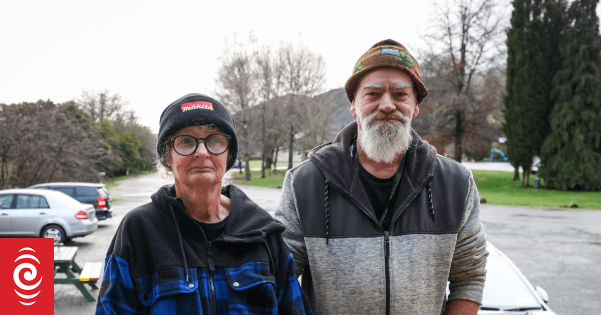 Tapawera residents battle to get home after major slips | RNZ News