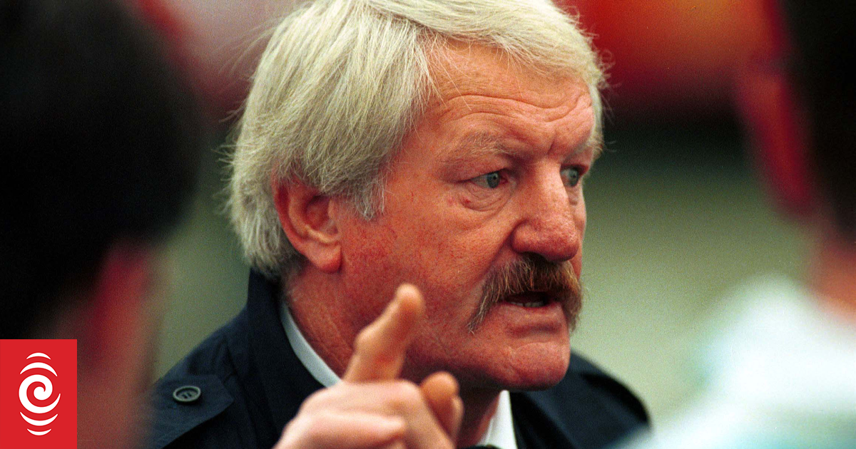 Former All Black and coach Alex ‘Grizz’ Wyllie dies | RNZ News