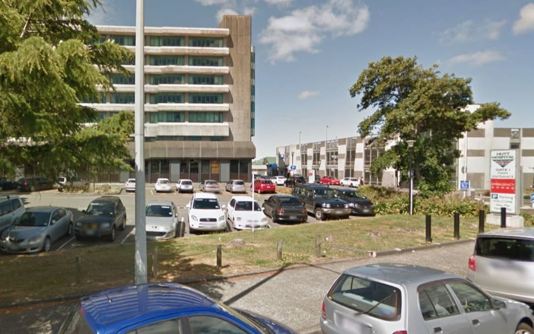 Hutt hospital ceilings pose 'serious injury' risk | RNZ News