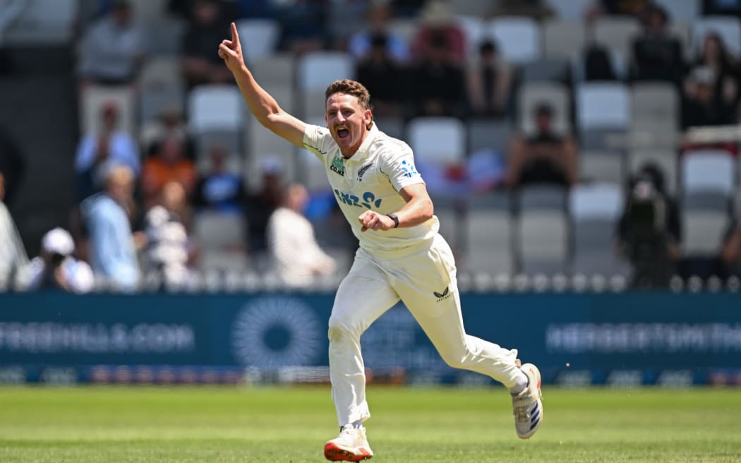 Cricket: Nathan Smith snares fastest five-wicket haul in Black Caps ...