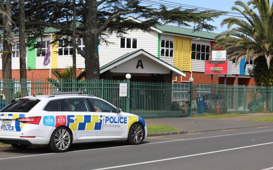 Auckland Muslim schools in lockdown after threat | RNZ News