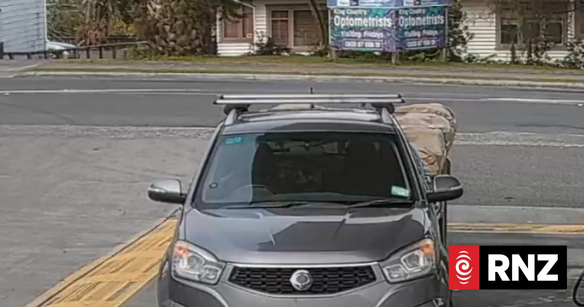 Tāngarākau homicide: Police appeal for sightings of victim's vehicle | RNZ