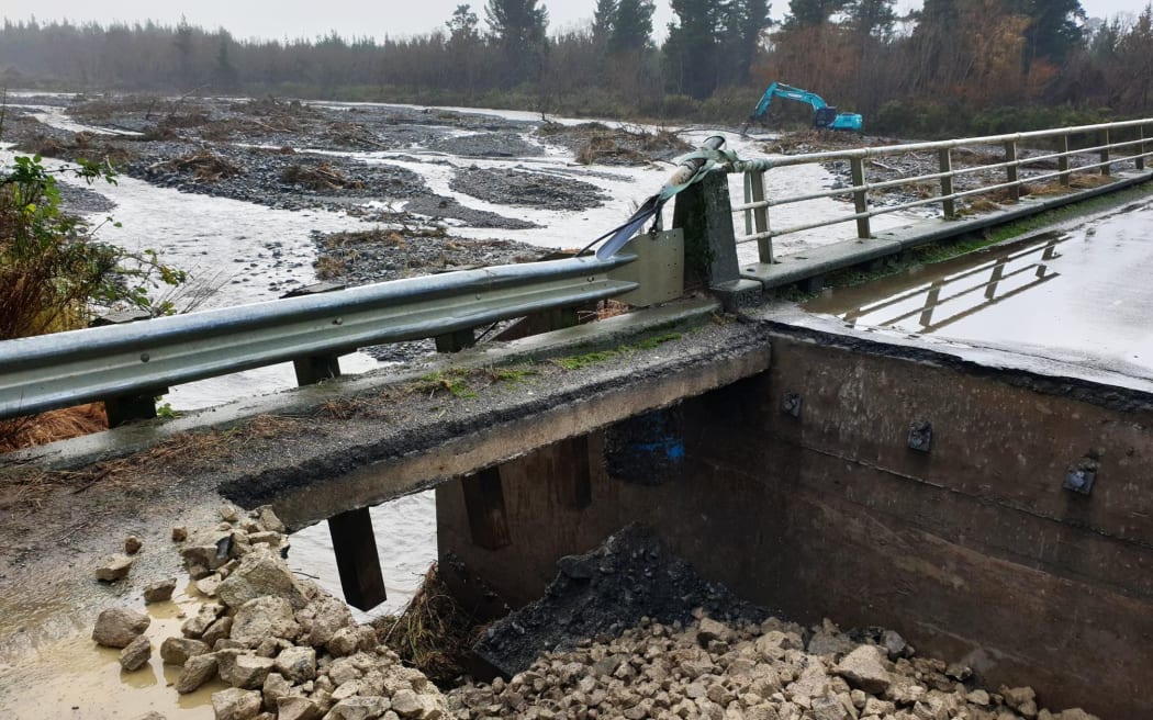 Canterbury flooding in pictures: Bridge damage adds to floods drama ...