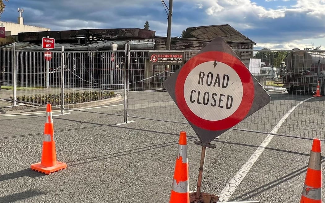 Burnt-out Fairlie building treated for asbestos before demolition | RNZ ...