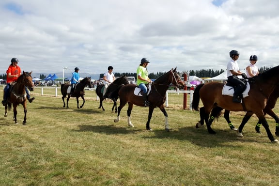 A day at the races Hurunui-style | RNZ