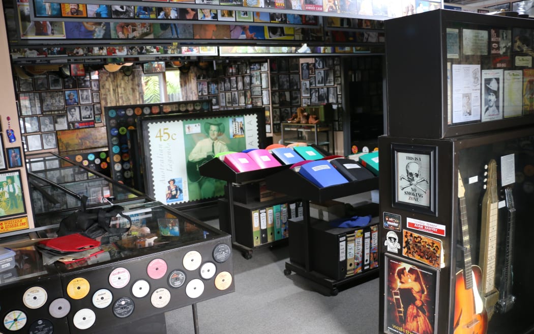 Aladdin's cave of country music memorabilia | RNZ
