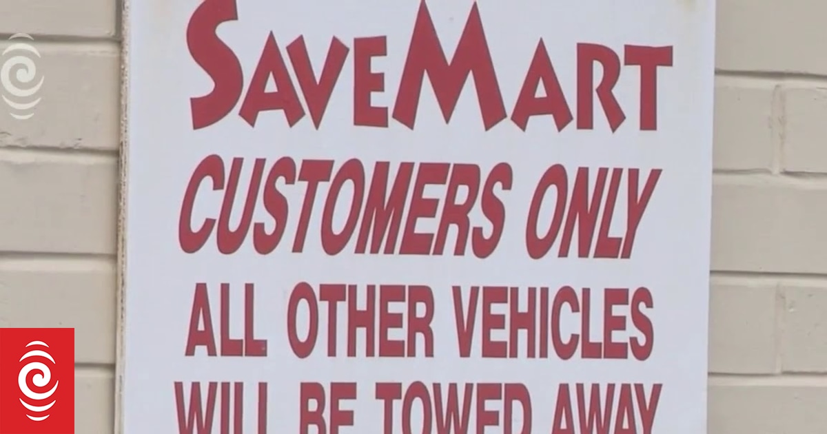 No gloves despite soiled goods - Save Mart workers say | RNZ