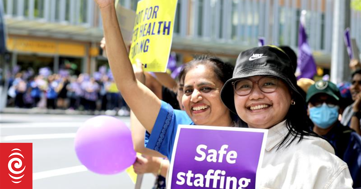 'Truly distressed with the offer': Nurses go on strike nationwide | RNZ ...