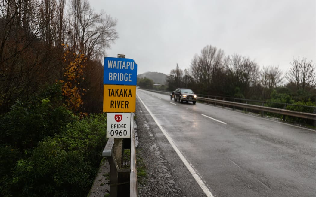 Localised downpours possible as intense band of rain moves across NZ ...