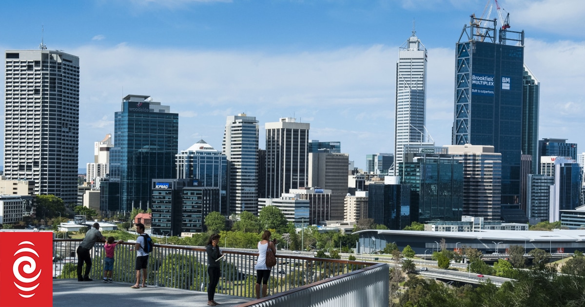 Perth avoids lockdown as no new Covid-19 cases recorded | RNZ News
