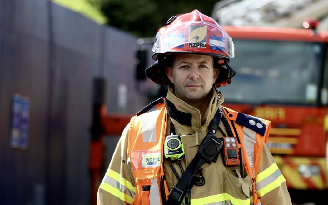 Firefighters, police clash over cliff rescue of woman trapped in ...
