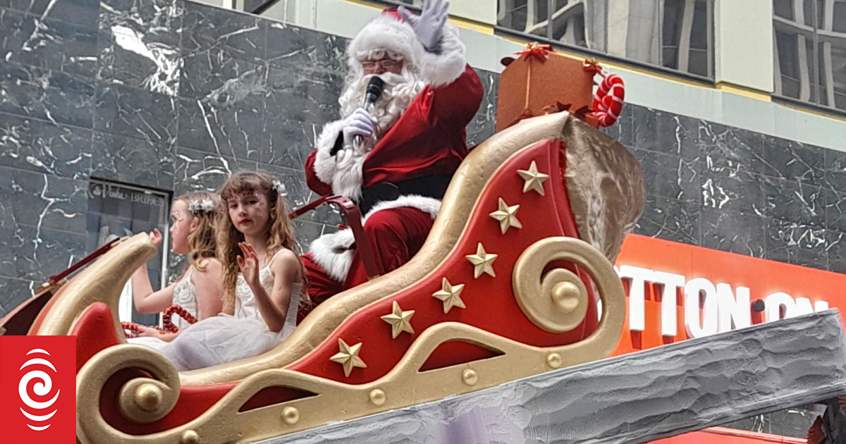 The Auckland Santa Parade, in photos | RNZ News