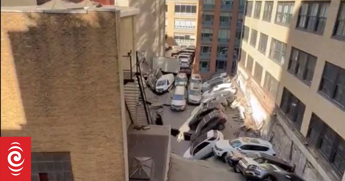 At least one dead, 5 injured in New York building collapse | RNZ News