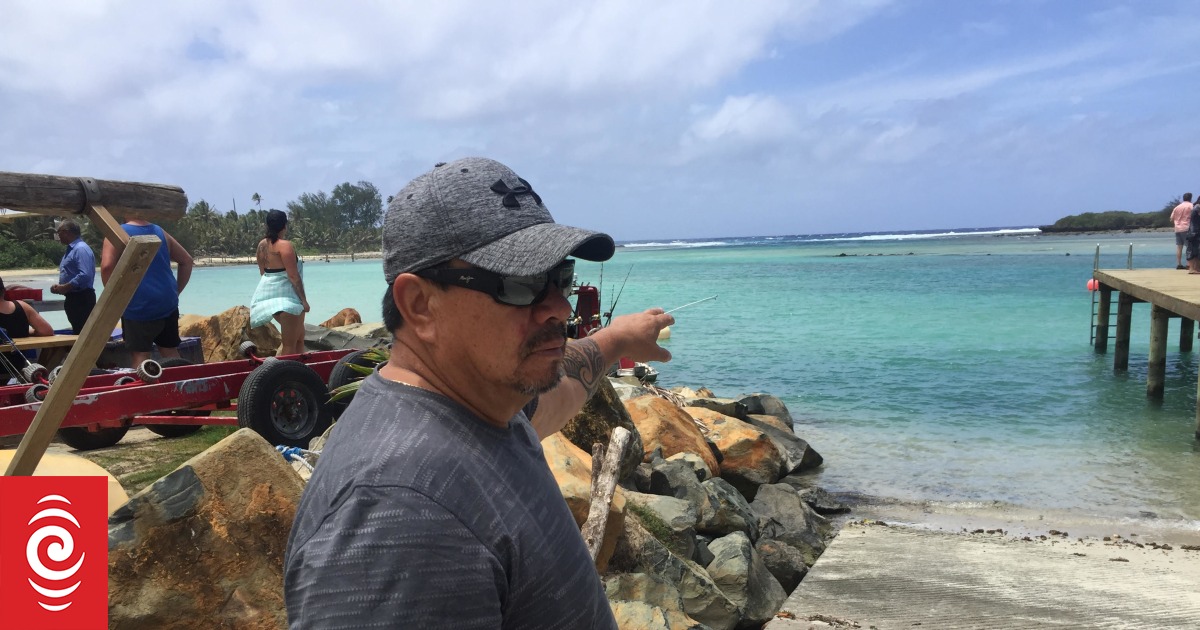 Cooks MP saves three children from drowning | RNZ News