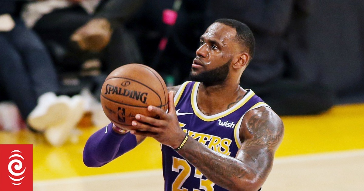 LeBron James criticises NBA ban on Phoenix Suns owner | RNZ News
