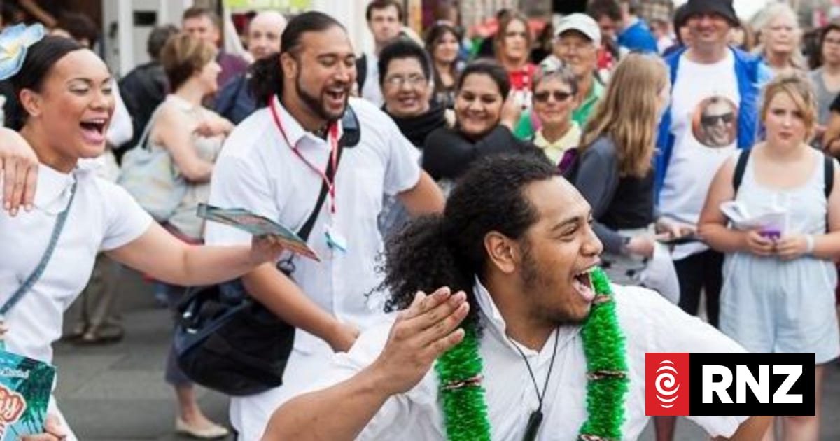 200 Kiwis take Edinburgh by storm | RNZ